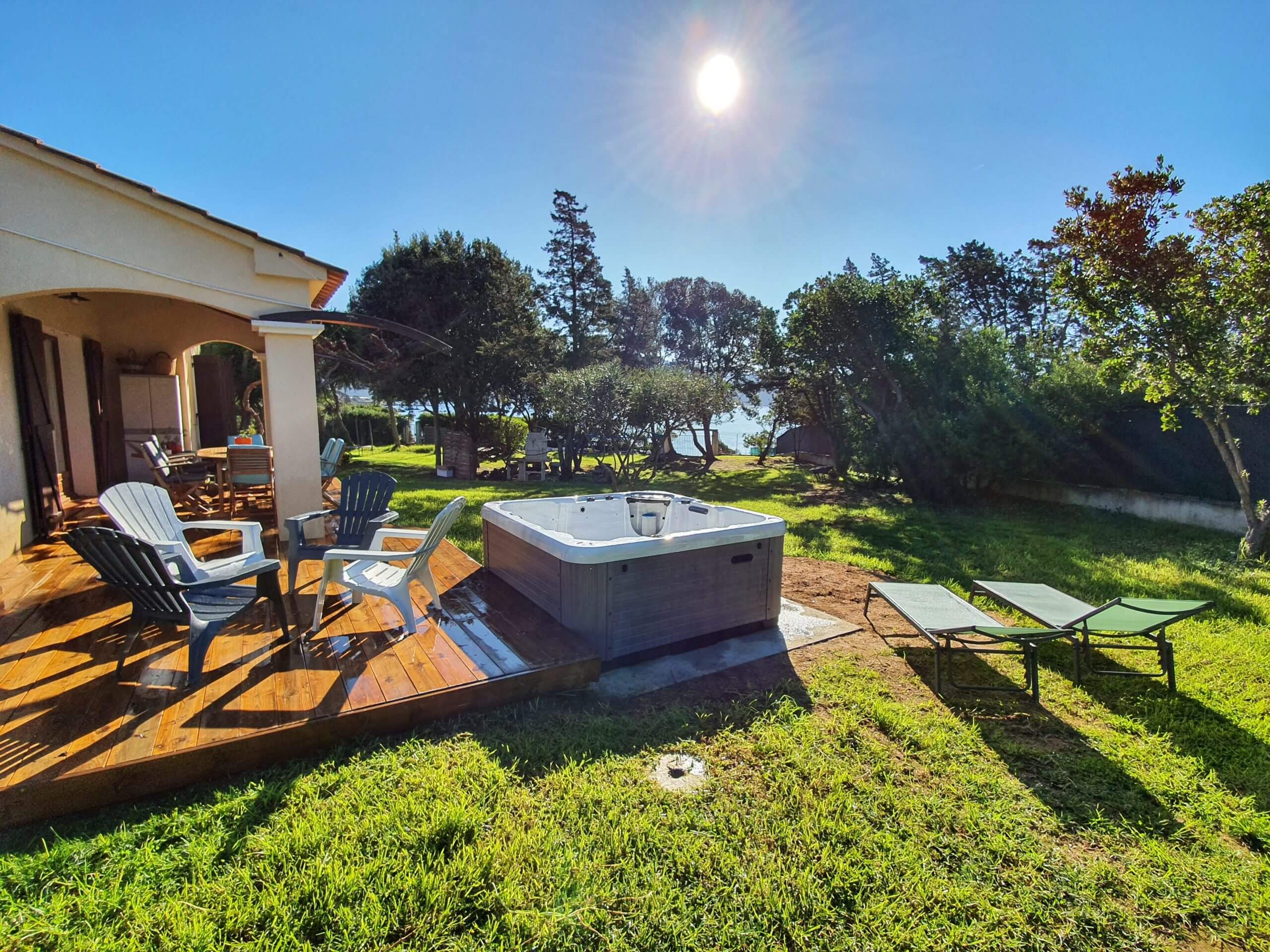 Villa accès à la plage Jacuzzi - Locations saisonnières